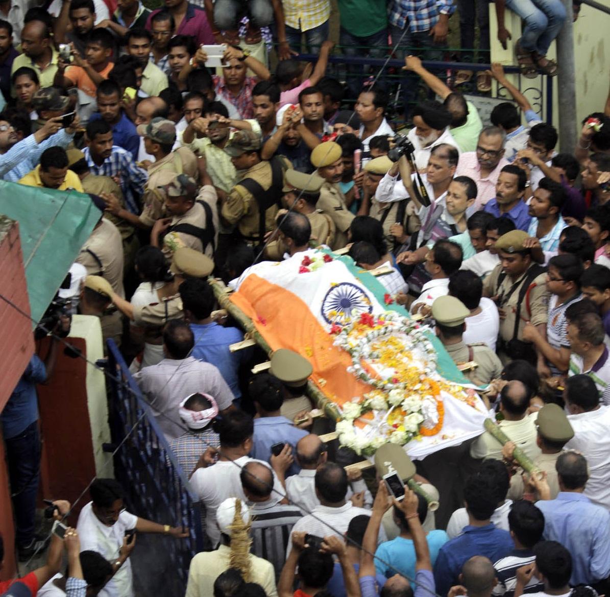 Tearful farewell to Anjan Dutta | Assam Times